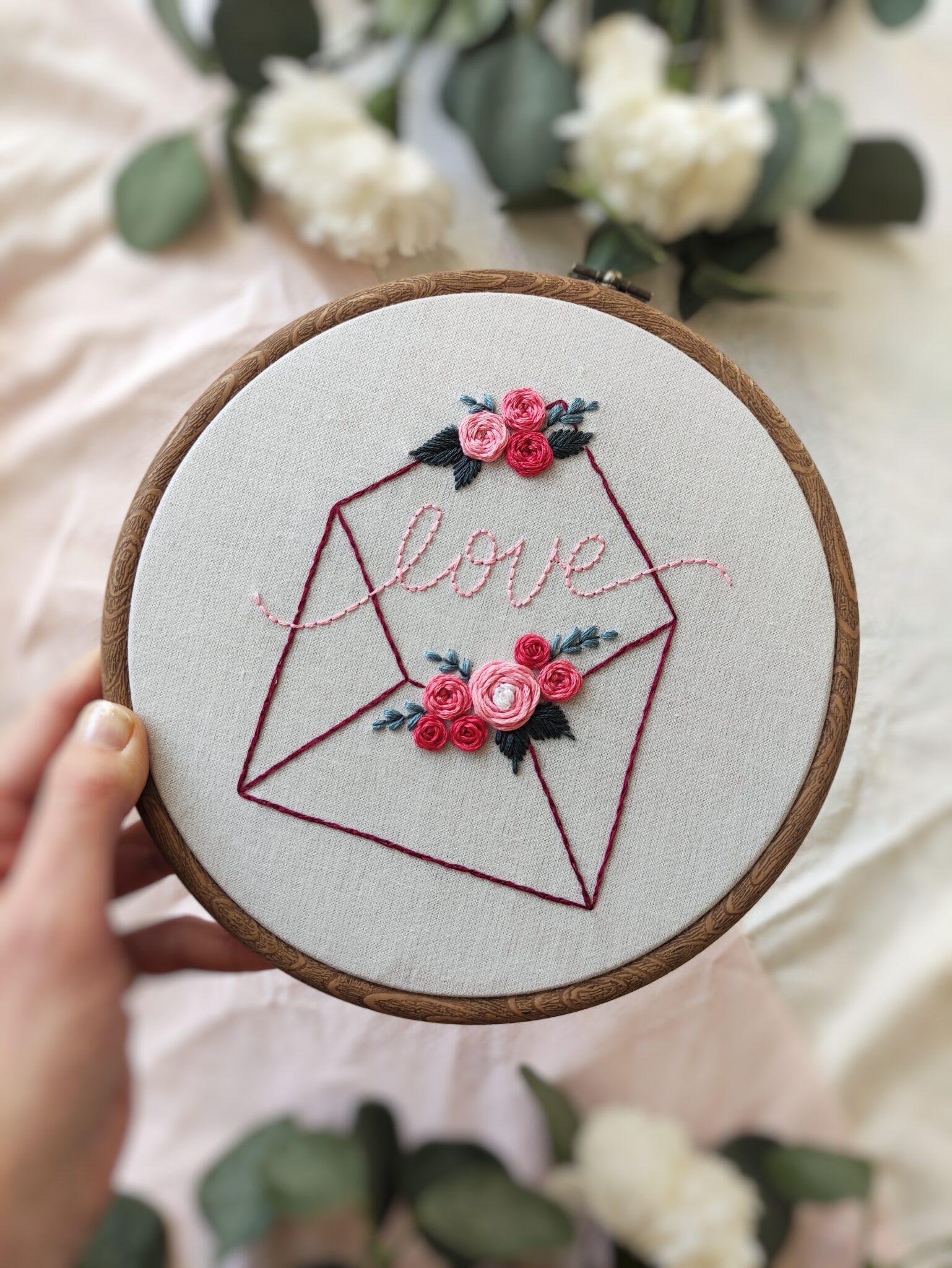 Wzór do haftu PDF + VIDEO tutorial „Walentynka z różami” – PAPI studio